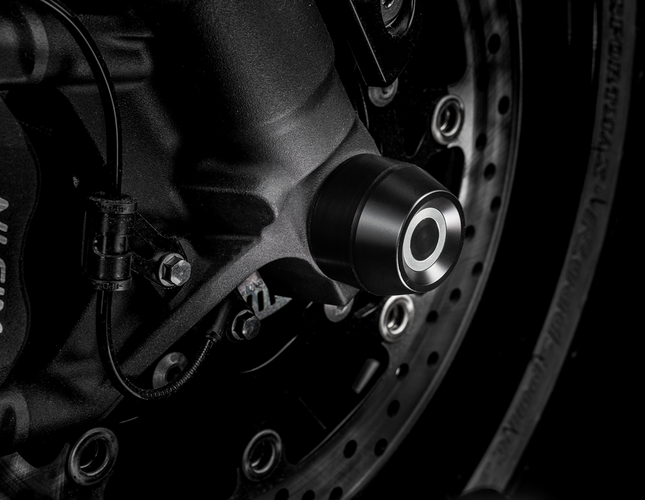 GILLES TOOLING Front Axle Protector - Black - Suzuki '17-'25 - GTA-F-S ...